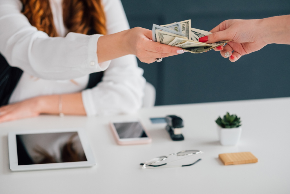 Understanding Connecticut’s Minimum Wage Requirements | Call Us